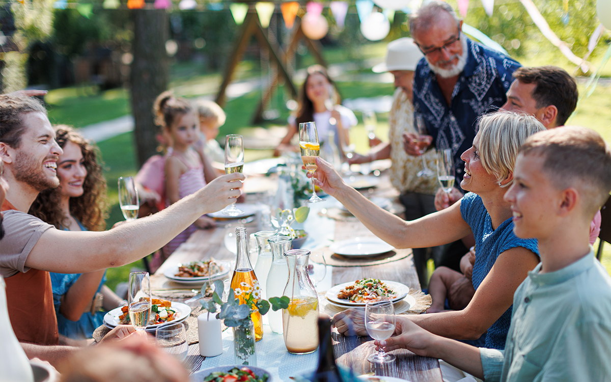 The Ultimate Family Reunion Planning Guide | Thrasher Horne